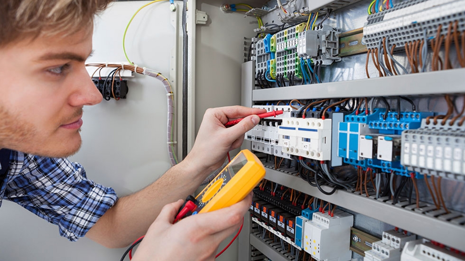 Installateur / Installatrice électricien / électricienne